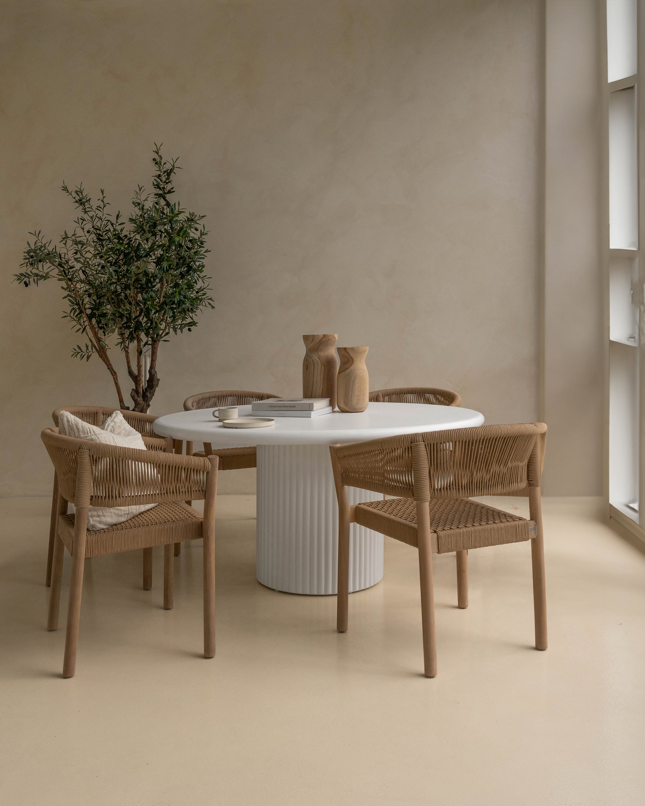 Alama Round Concrete Dining Table White – KULALA Living